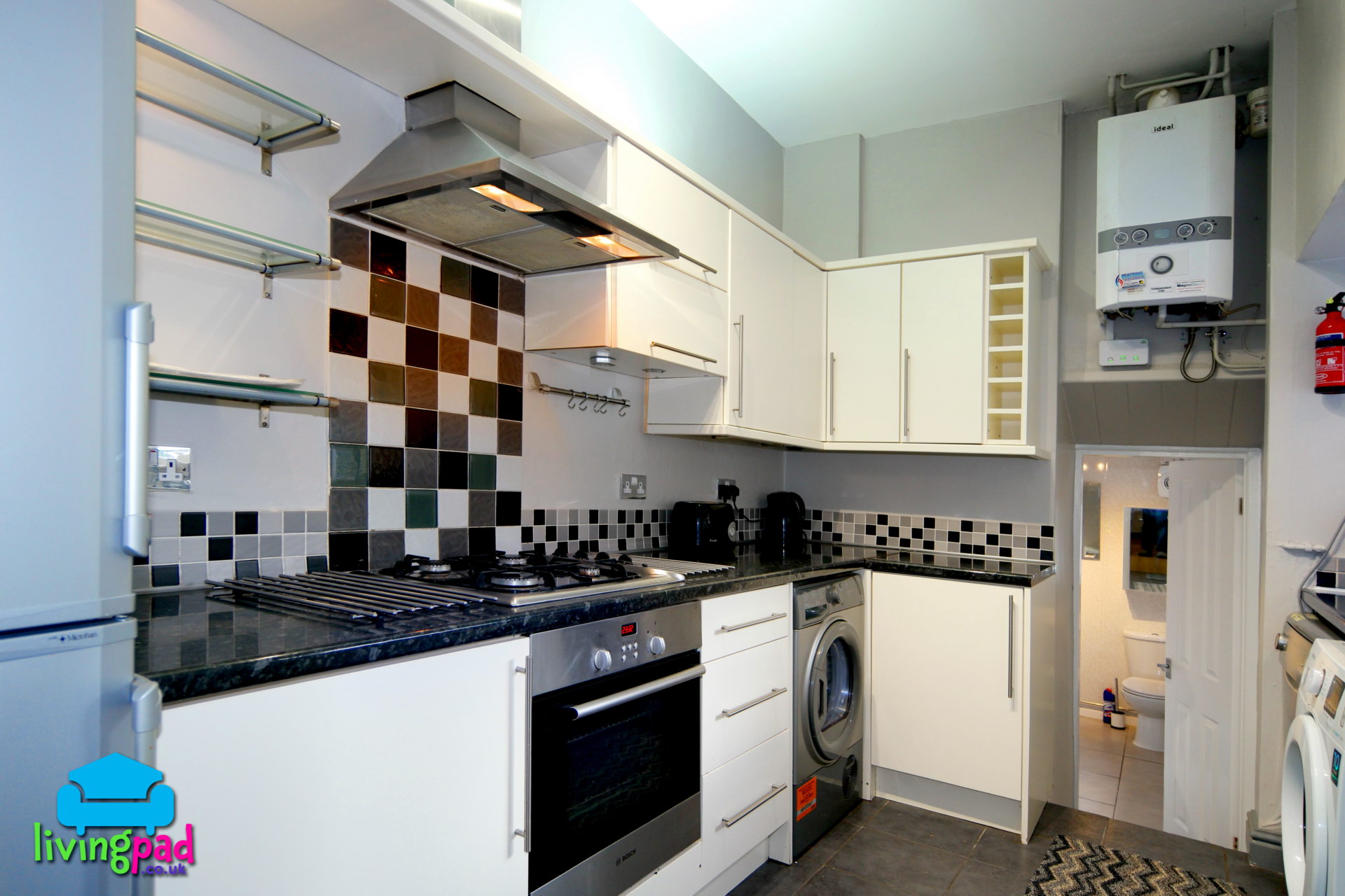 Number 111 - Keele Uni 4 bedroom student house - Livingpad